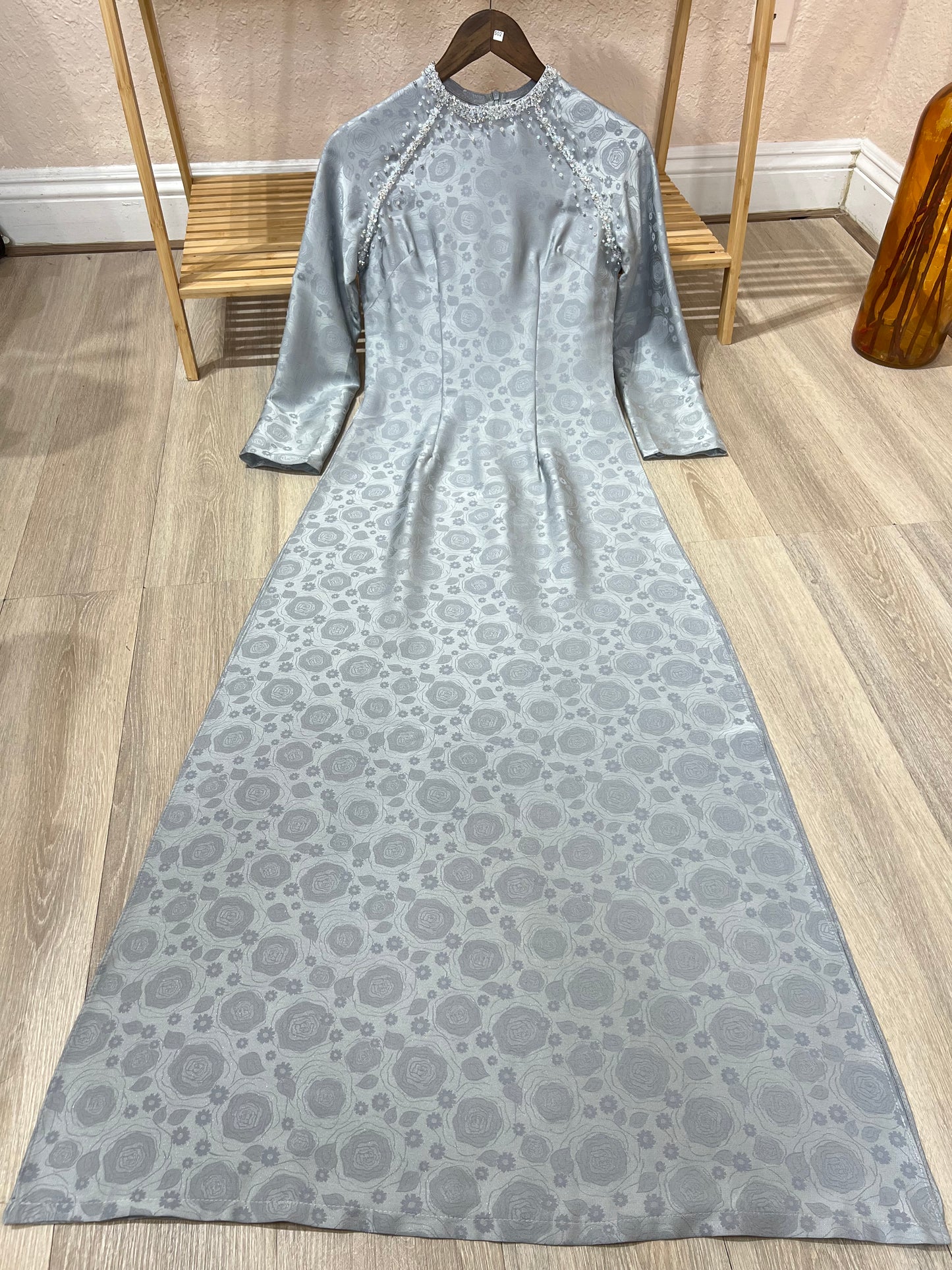 A32 - Áo Dài Lụa Ánh Kim Thái Tuấn Gray (Cổ Tròn) – Viet Huong ...